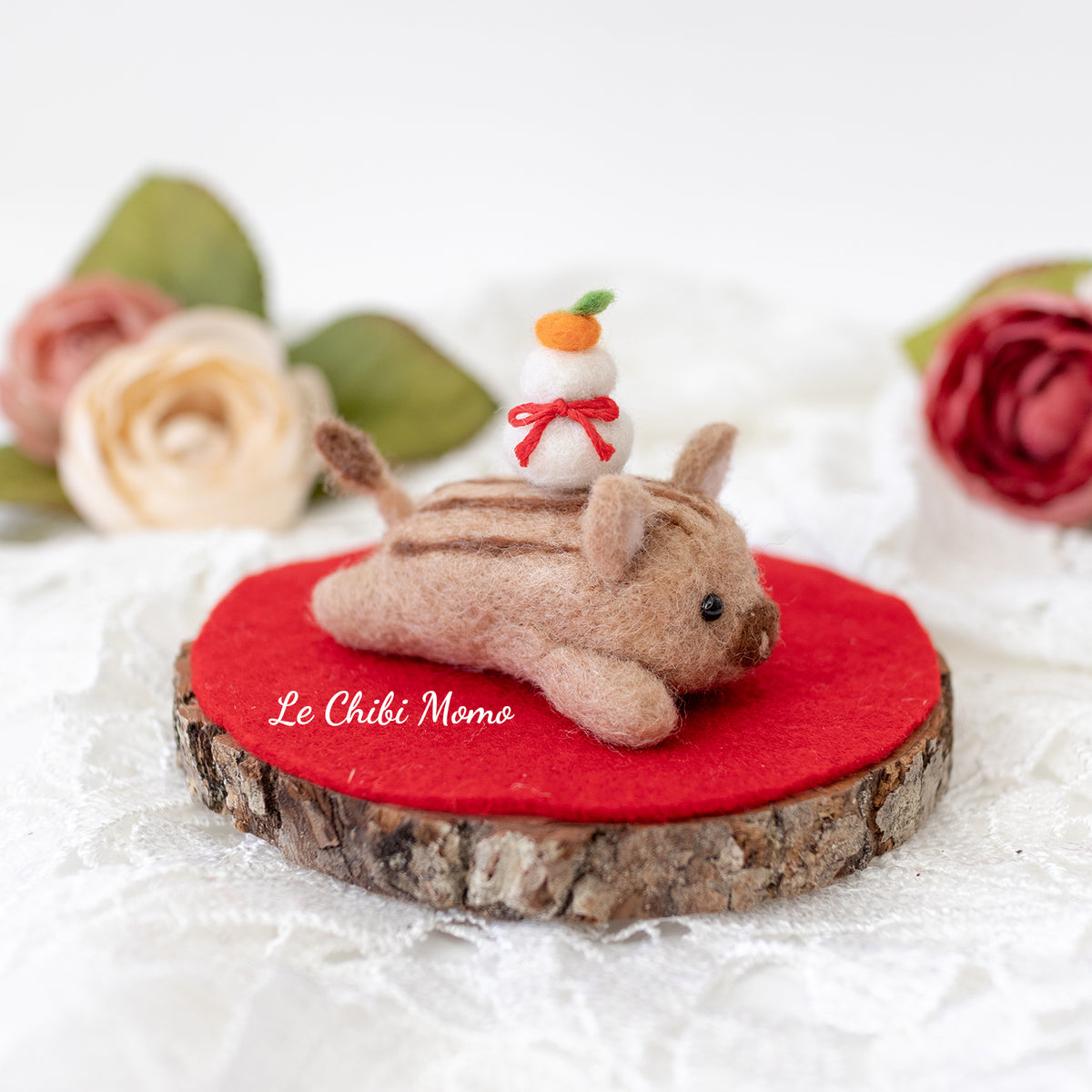 New Year Nekoro Boar with Kagami Mochi on Stand – Le Chibi Momo